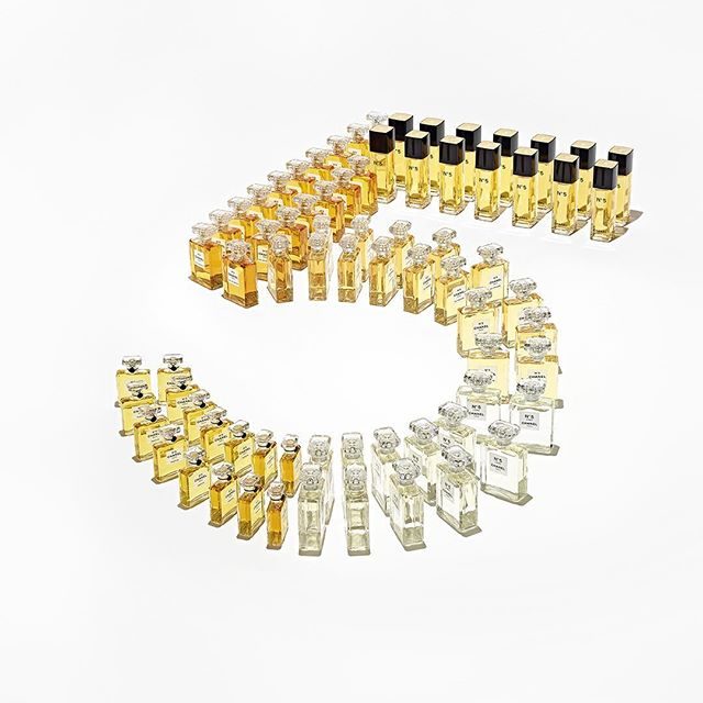 CHANEL N°5, unique, inimitable, absolu, au parfum d’éternité - Esprit ...
